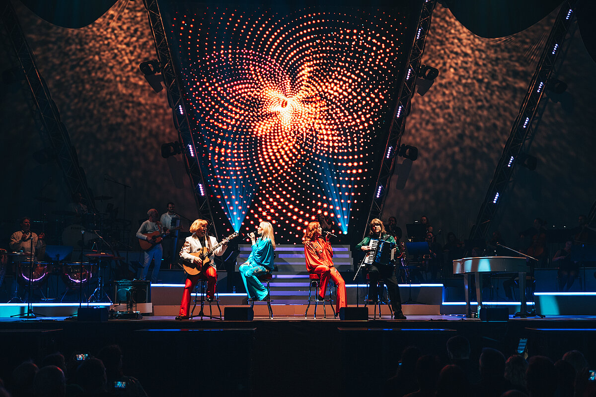 ABBAMANIA THE SHOW - friendlyfire.nl