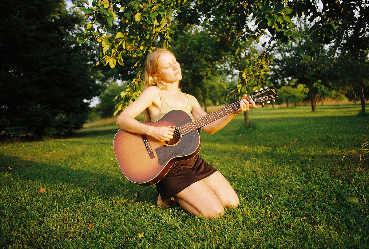 ALICE PHOEBE LOU - friendlyfire.nl